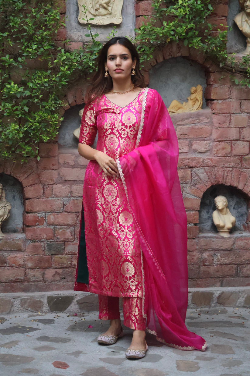 Pink Brocade Kurta Set – SuYu by Yukti